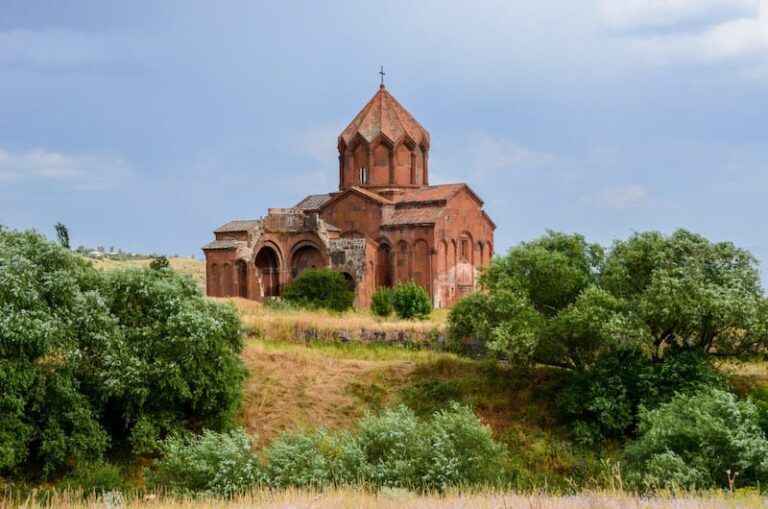 How to Visit Marmashen Monastery (History + My Experience)